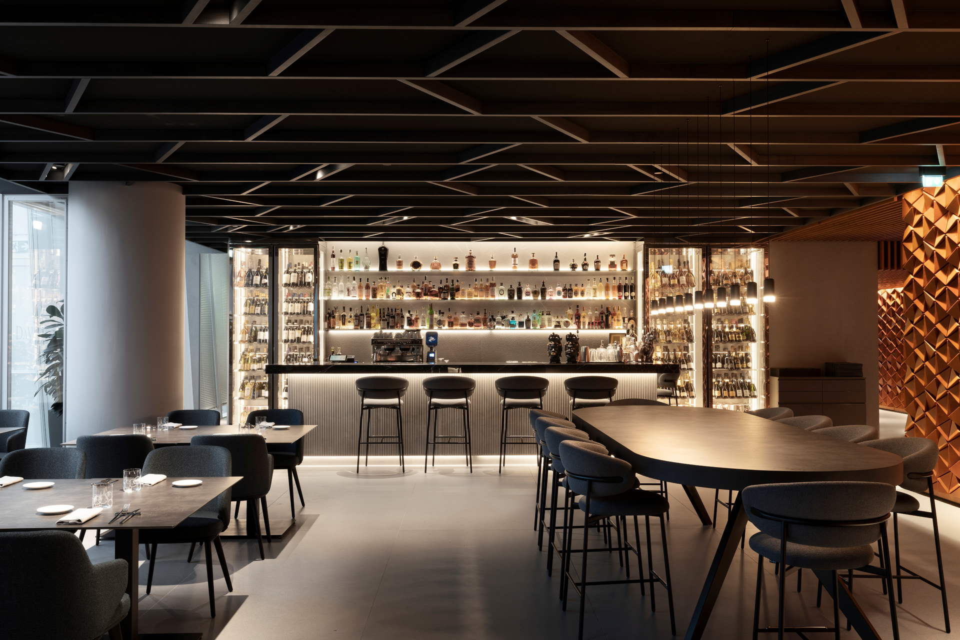 Lucent Lighting Illuminates Metropolitan Fine Dining at DAV Restaurant ...